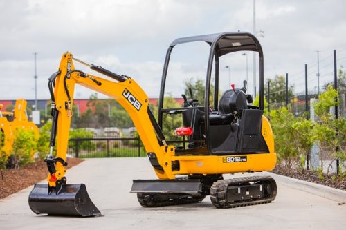 How to Remove Stumps with a Mini Excavator: Complete Guide - Hendershot ...